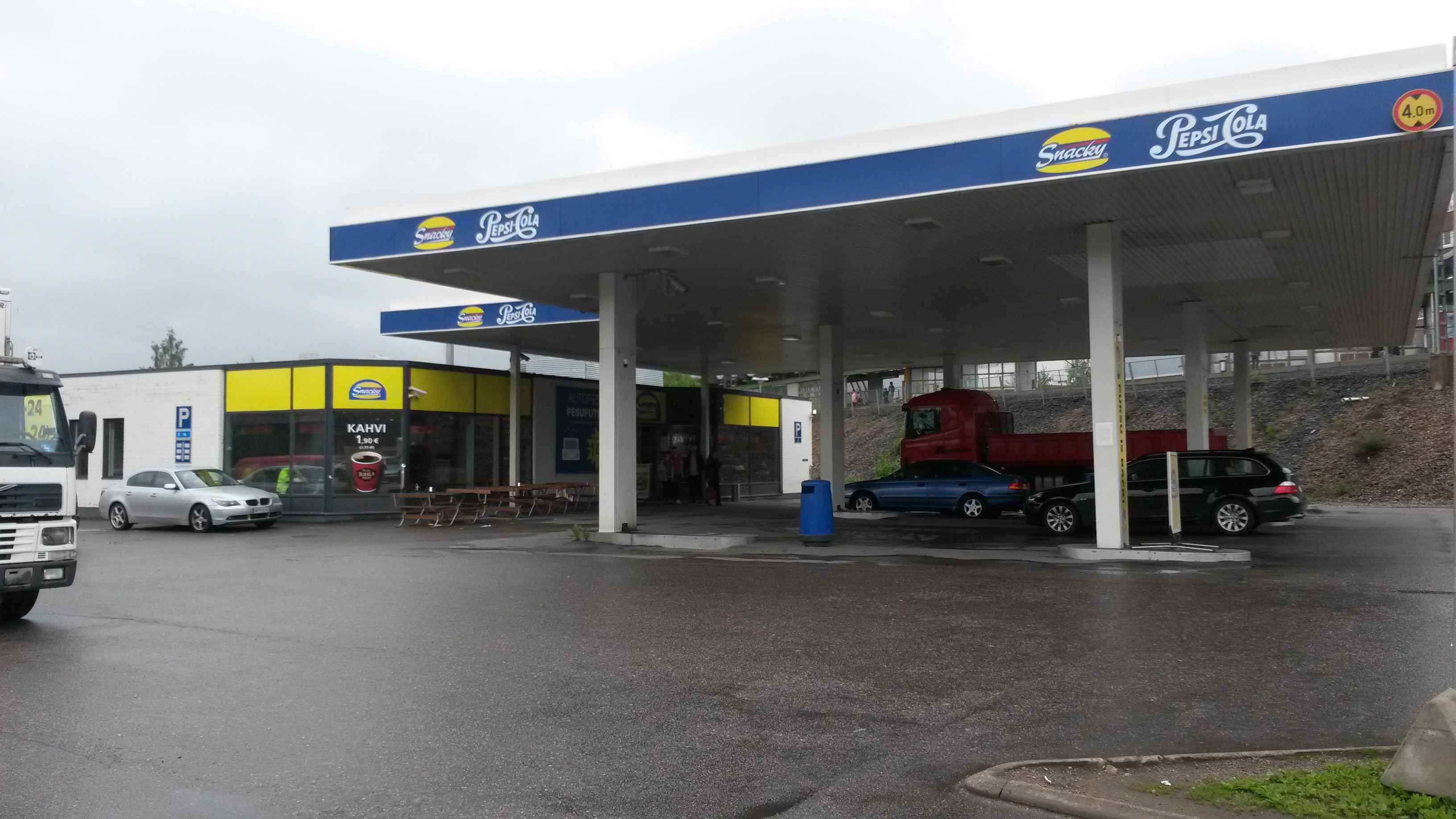 Legendaarinen Pukinmäen Esso taipui Safkikseksi - KaasujalkaKaasujalka