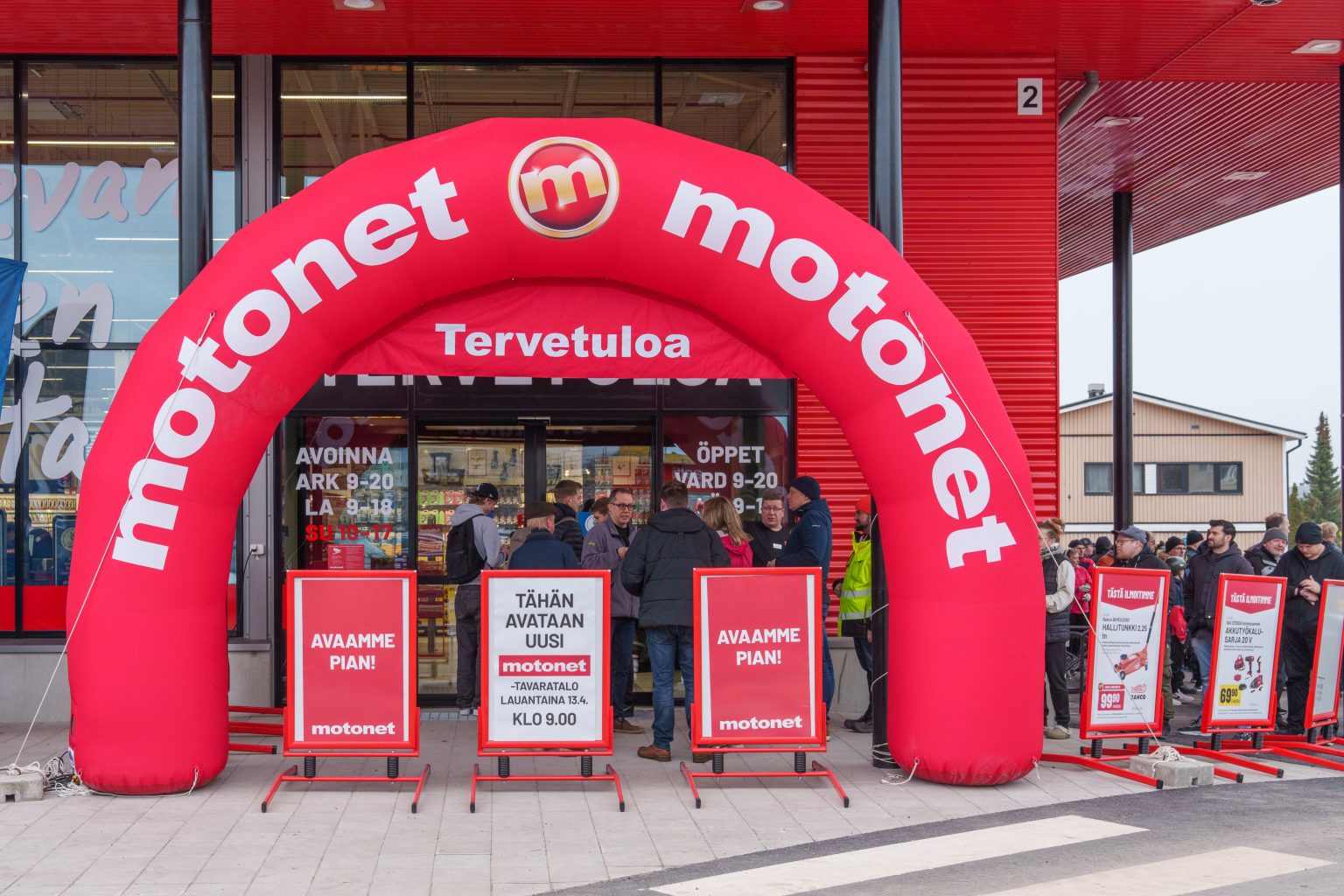 Kirkkonummen Motonet -tavaratalo avasi ovensa - KaasujalkaKaasujalka